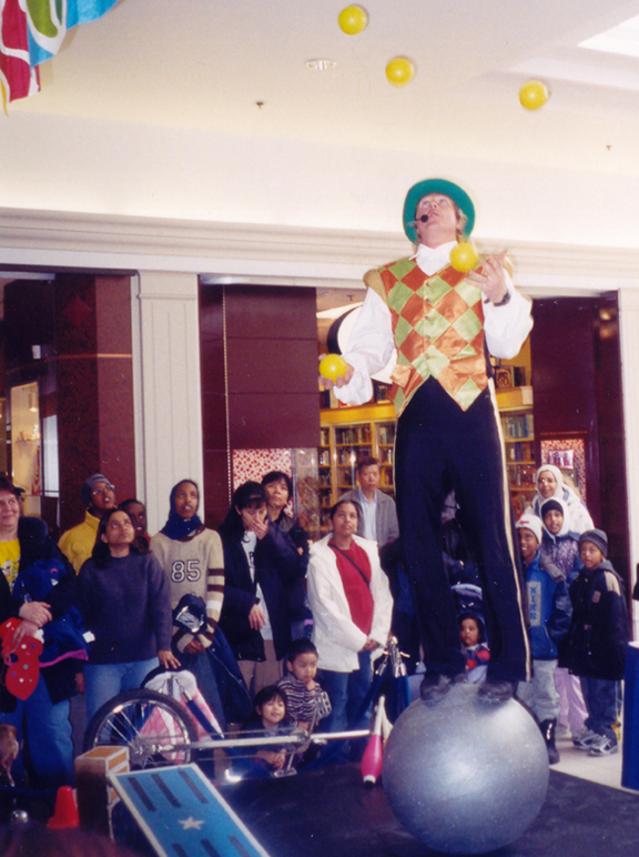 Circus Jonathan "Gallery 06"